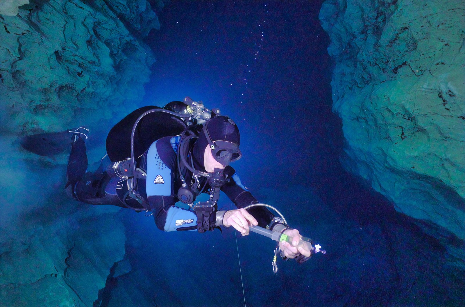 How Dangerous is Cave Diving? - Underwater Mag